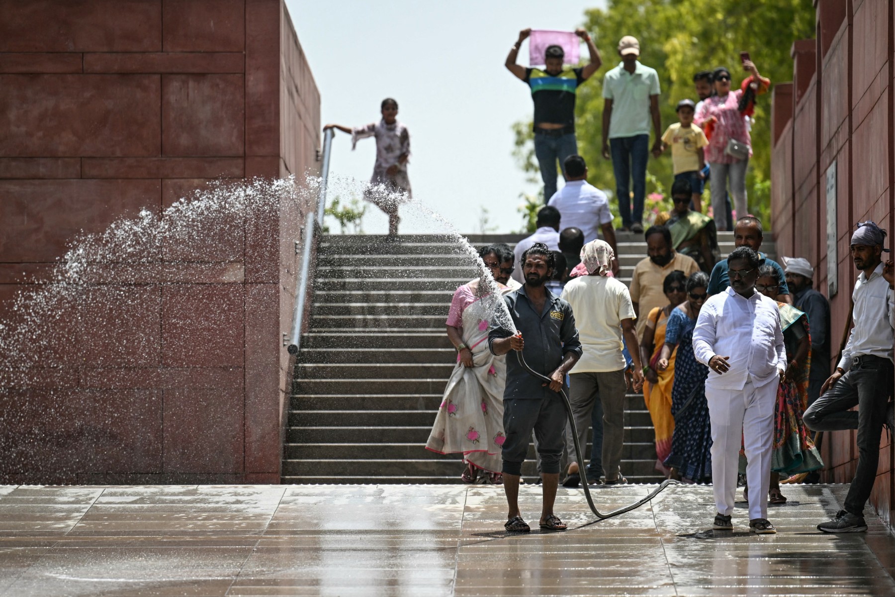 As heatwaves break records, climate anxiety is hitting young people ...