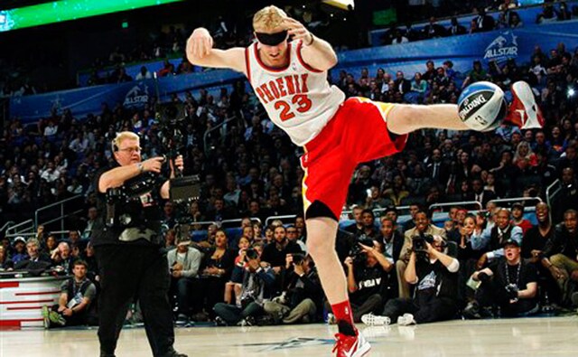 Images: The slam dunk contest during the NBA All-Star weekend - Photos ...