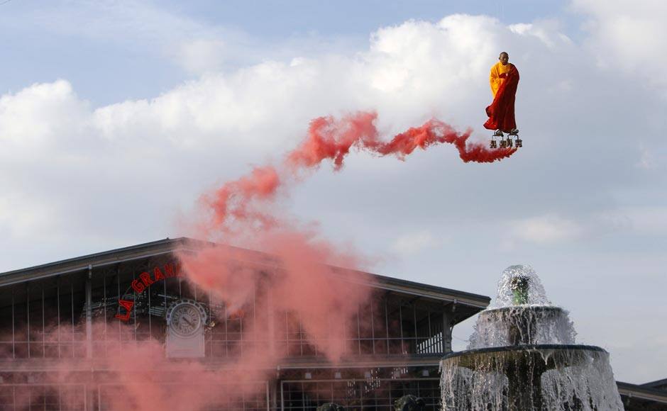 Images: Art that defies gravity - Photos News , Firstpost