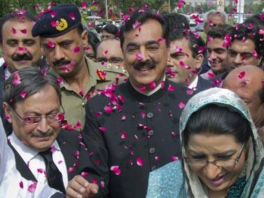 Pakistan wants to expand ties with India, says Gilani – Firstpost