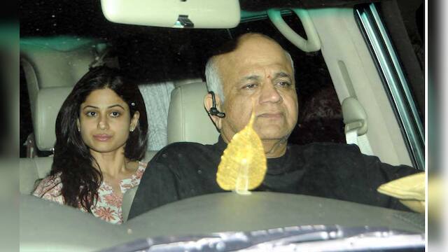 Images: Shilpa Shetty and baby get their first visitors – Firstpost