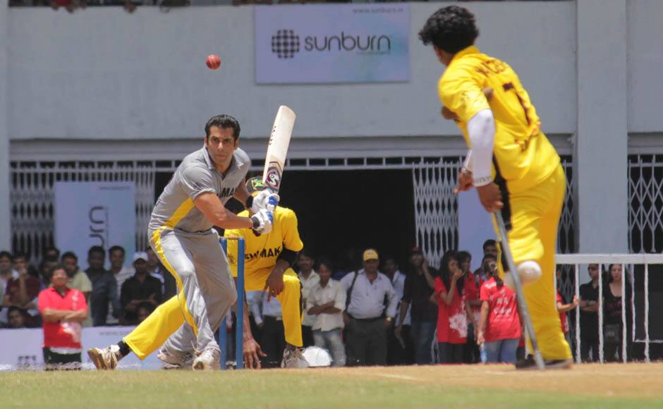 Images: Look who's playing cricket now? Salman Khan! - Photos News ...