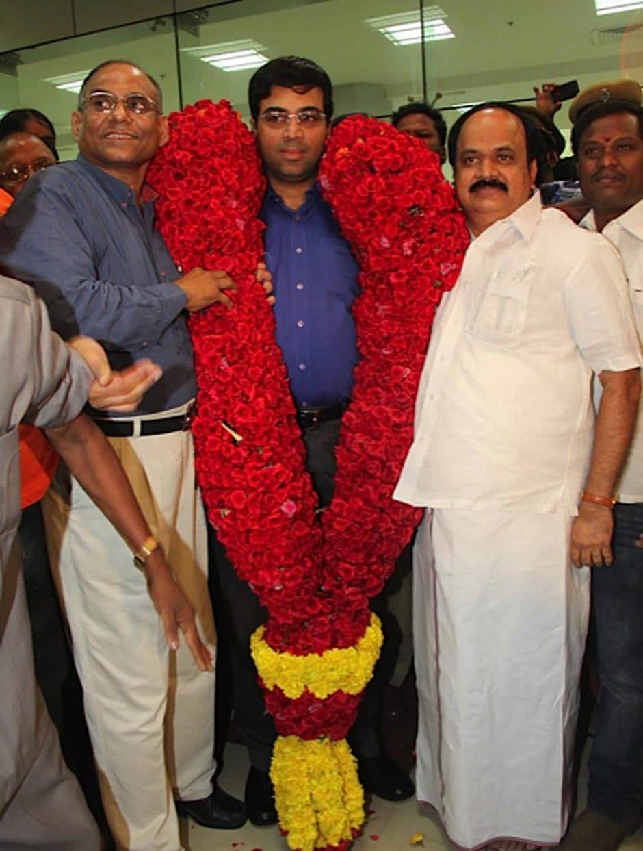 Images: Viswanathan Anand gets grand welcome at Chennai - Photos News ...