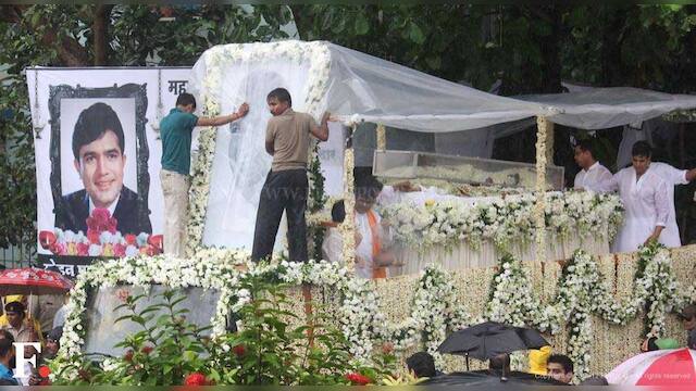 Last rites: India bids farewell to Rajesh Khanna – Firstpost