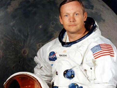 To hero-astronaut Neil Armstrong, moonwalk 'just' a job -World News ...