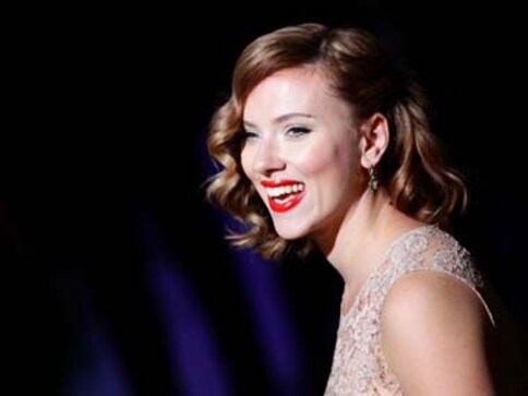 Scarlett Johansson makes singing comeback-Fwire News , Firstpost