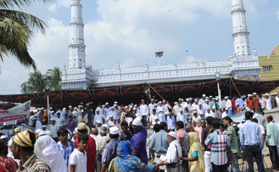 Eid Images: AR Rahman walks barefoot to Chennai's Triplicane mosque ...