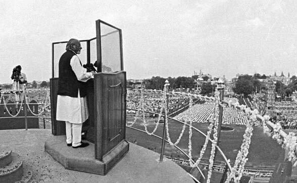 Images: High points of IK Gujral's political life in photos-India News ...
