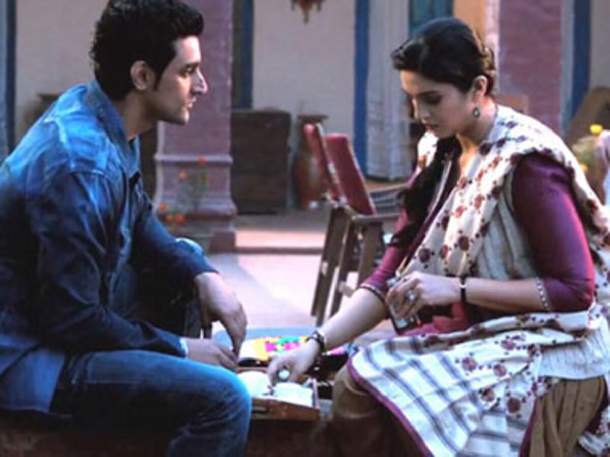 Luv Shuv Tey Chicken Khurana Poster