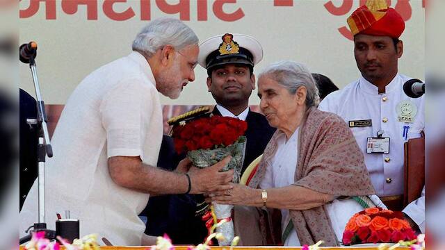 Images: Modi sworn in as CM of Gujarat for fourth time – Firstpost