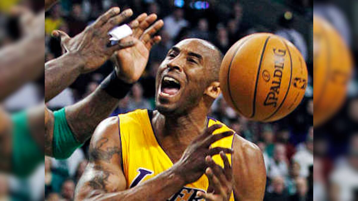 Kobe Bryant ends Lakers four-game losing streak with a magical triple ...