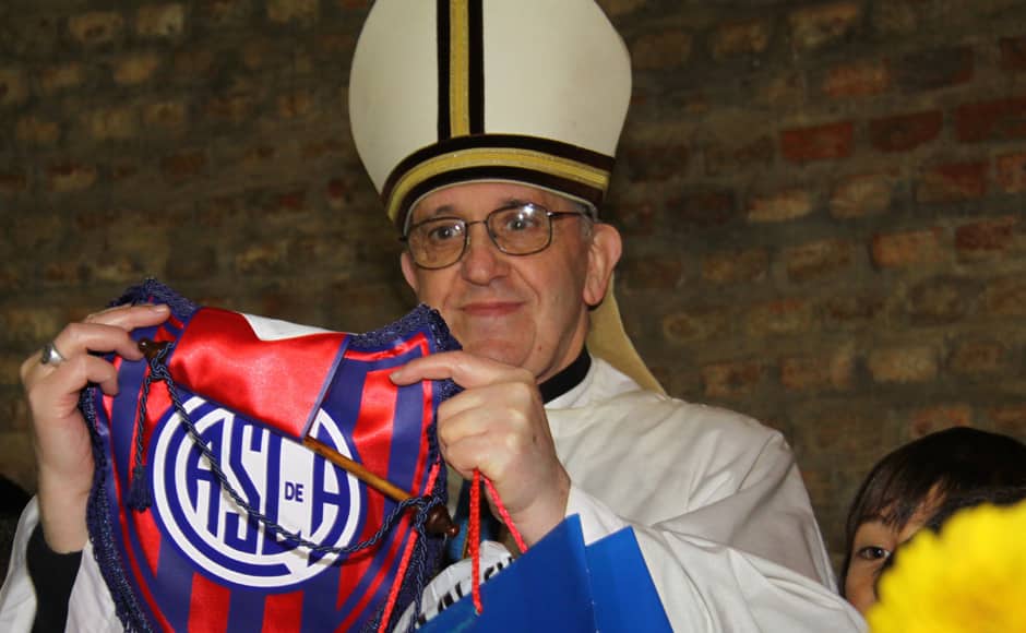 Images: Catholics celebrate as Cardinal Bergoglio becomes Pope Francis ...