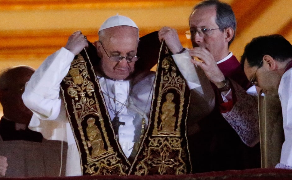Images: Catholics celebrate as Cardinal Bergoglio becomes Pope Francis ...