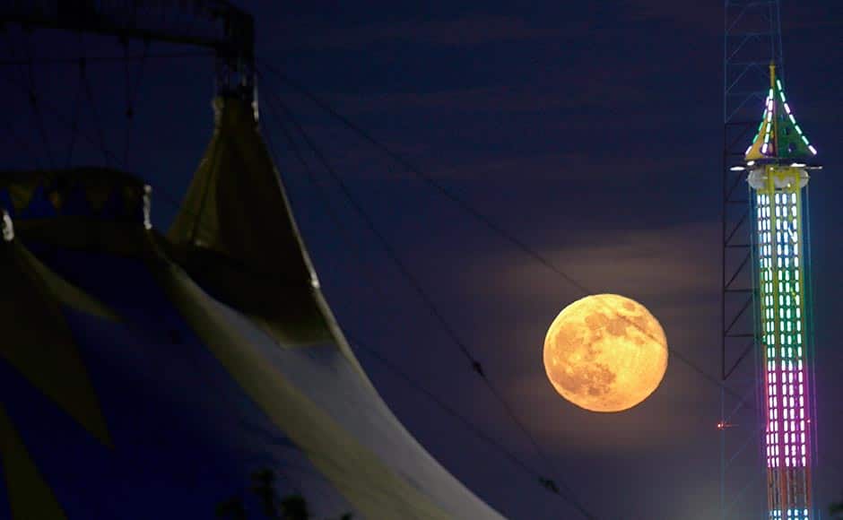 Images: Tracking the Supermoon across cities of the world - Photos News ...