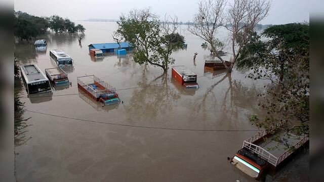 Images: Yamuna over 207 metres, North Delhi flooded – Firstpost