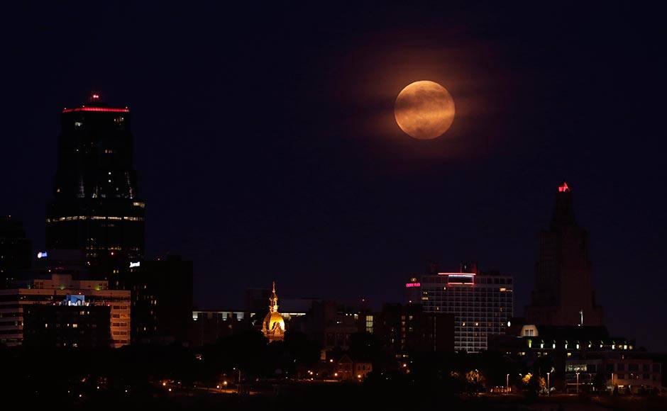 Images: Tracking the Supermoon across cities of the world - Photos News ...