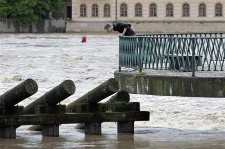 Czech floods force 2,700 from homes, threaten central Prague – Firstpost