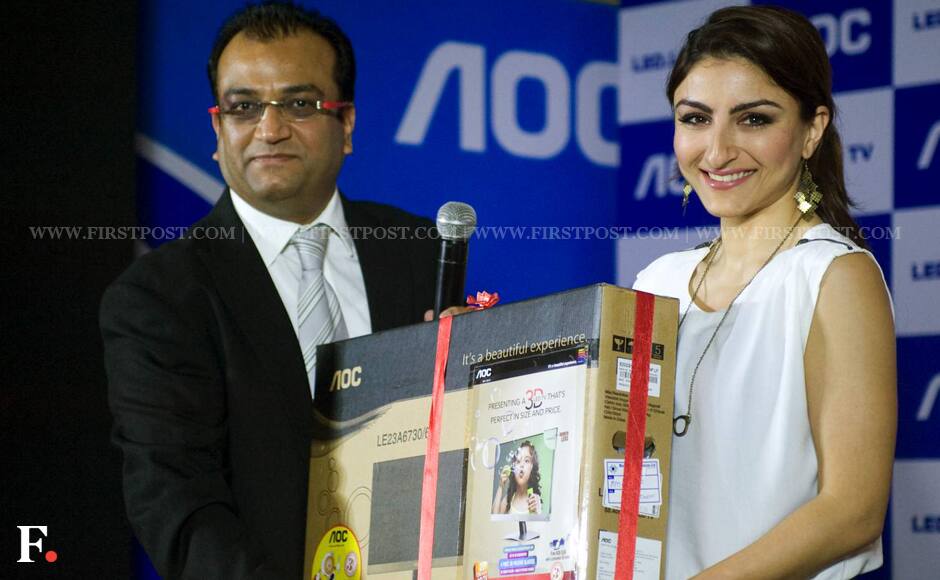 Clicked: Soha Ali Khan launches 3D television - Photos News , Firstpost