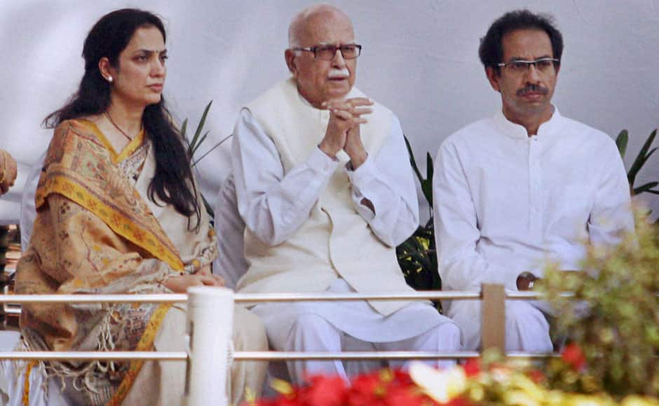 Photos: Family rift on display at Bal Thackeray's first death ...