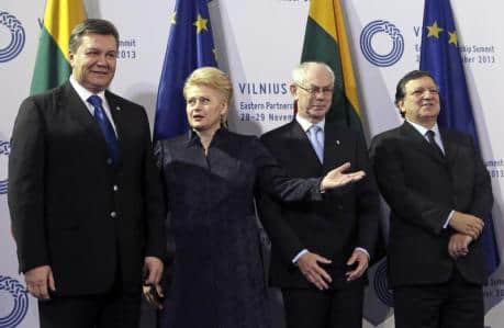 Ukraine's Yanukovich vetoes last-minute EU push to save trade deal ...