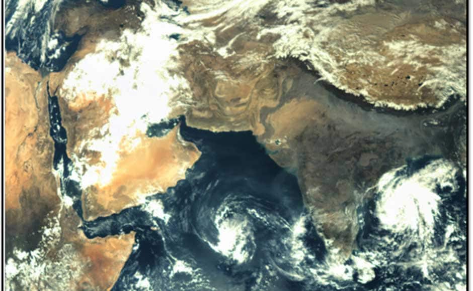 Check out the first image from Mars Orbiter Mission Mangalyaan - Photos ...