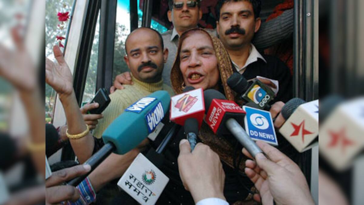 'Lambi Judai' singer Reshma dies in Lahore – Firstpost