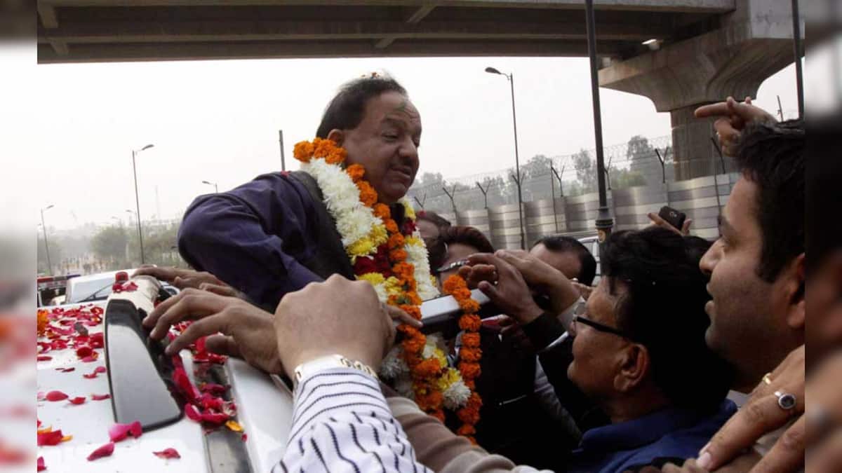Photos: BJP's Harsh Vardhan celebrates with supporters in Delhi – Firstpost