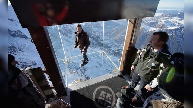 Images: Chamonix Skywalk lets you walk 1000m above the French Alps ...