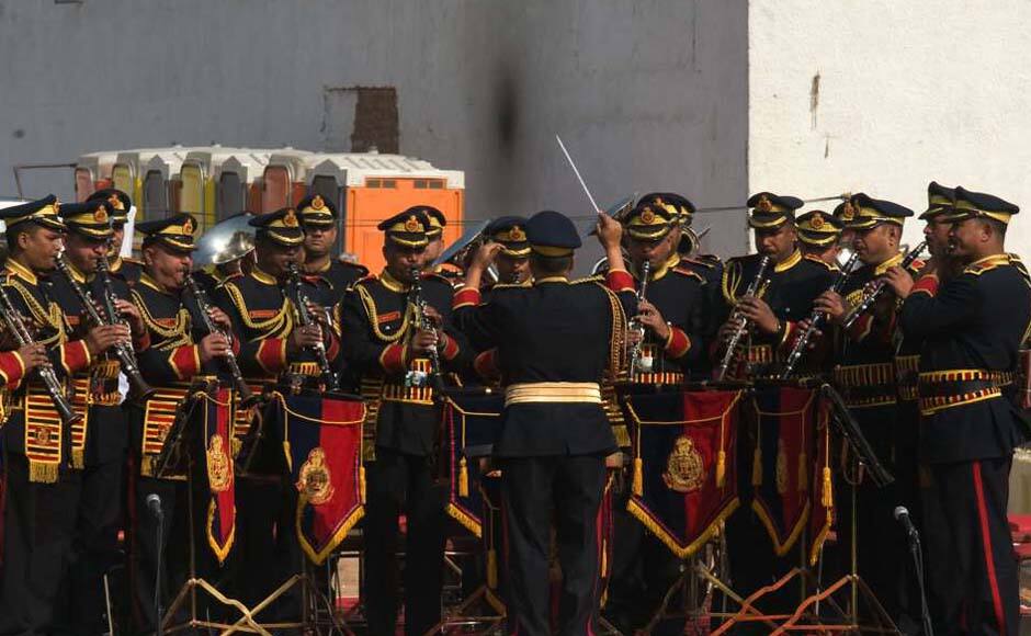 Photos: Massive crowds cheer as Kejriwal is sworn in as Delhi CM ...