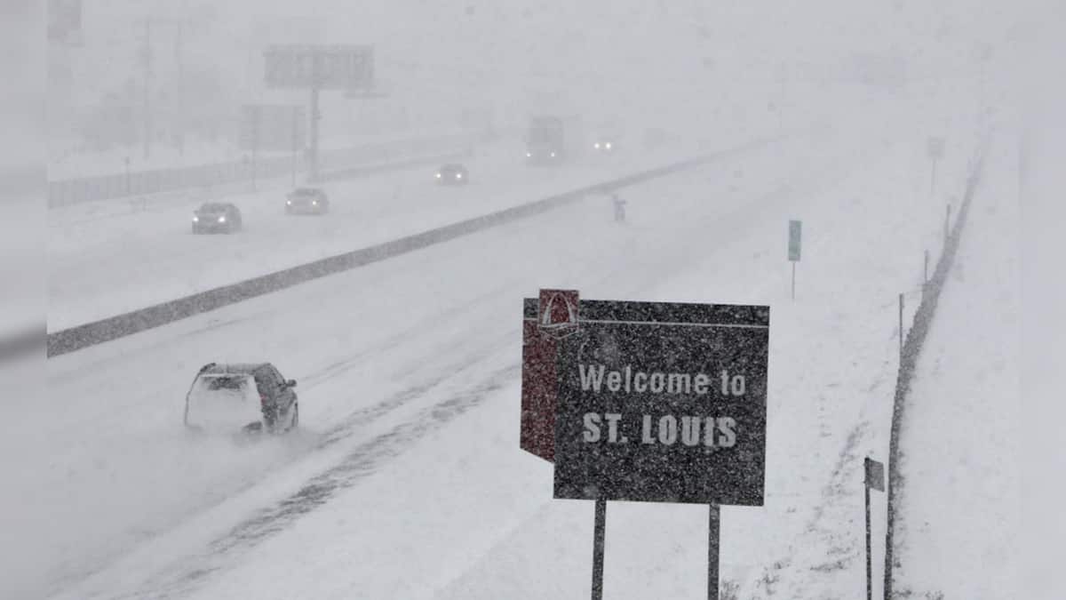 Photos: Cold snap hits USA, knocks out power and travel plans – Firstpost