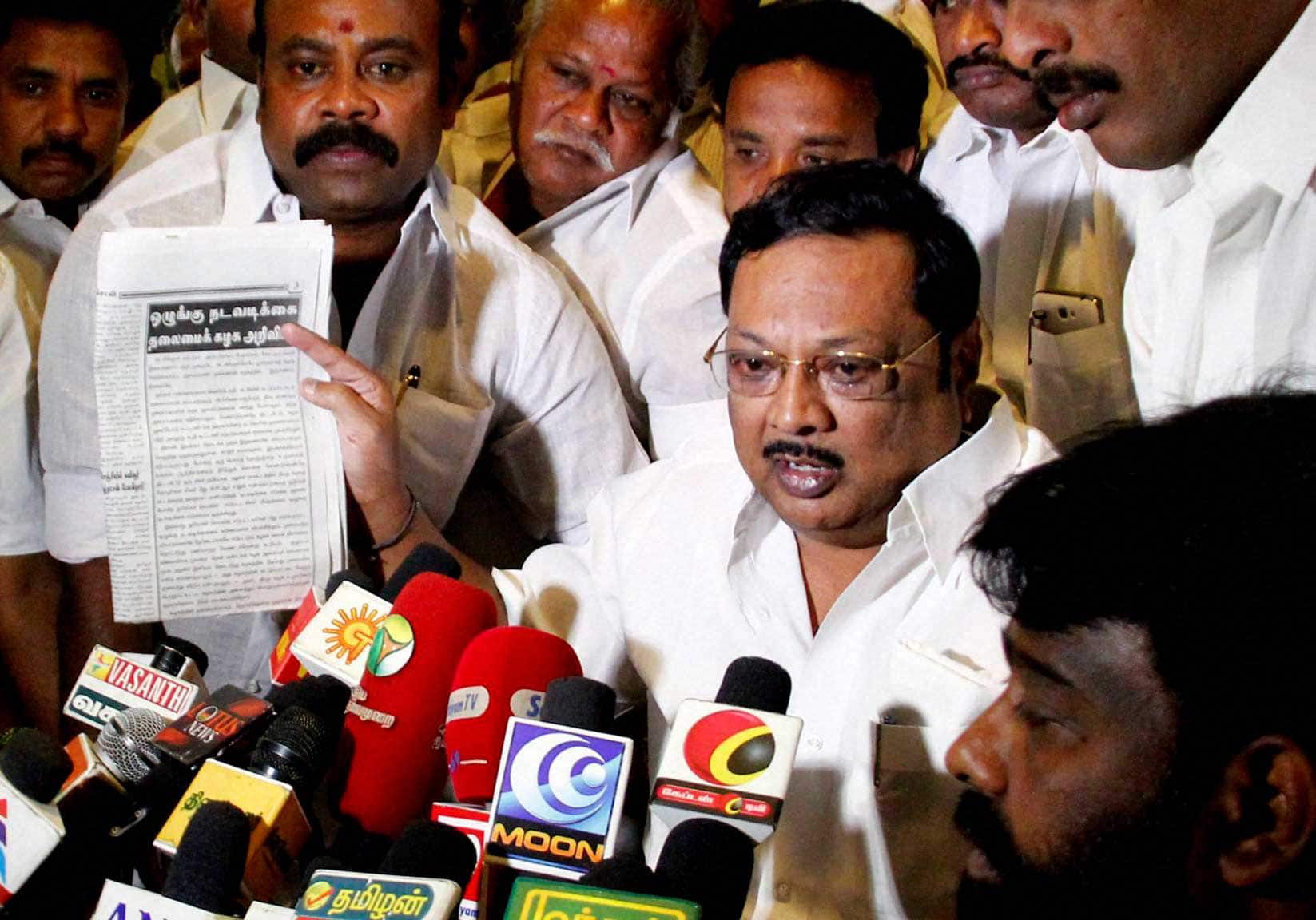 Karunanidhi's tears must roll on my corpse: Alagiri – Firstpost