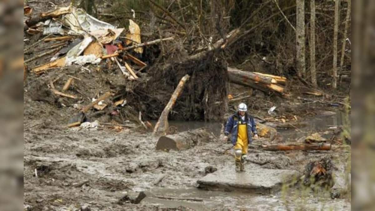 Mudslide toll apt to climb, searchers hope for miracle survivors ...