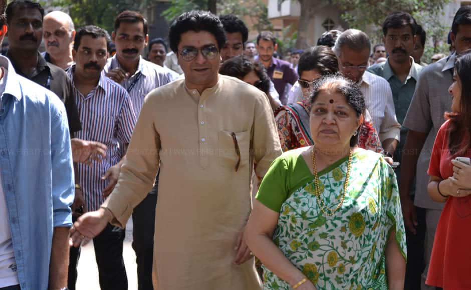 Photos: MNS chief Raj Thackeray goes to vote along with family - Photos ...