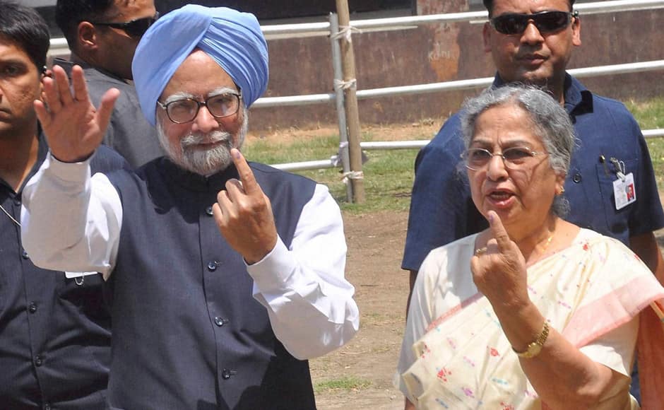 Manmohan to Sharad Pawar: Political leaders who voted today - Photos ...