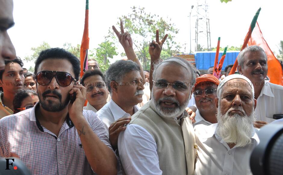 Photos: BJP supporters celebrate victory with Modi lookalike -Politics ...