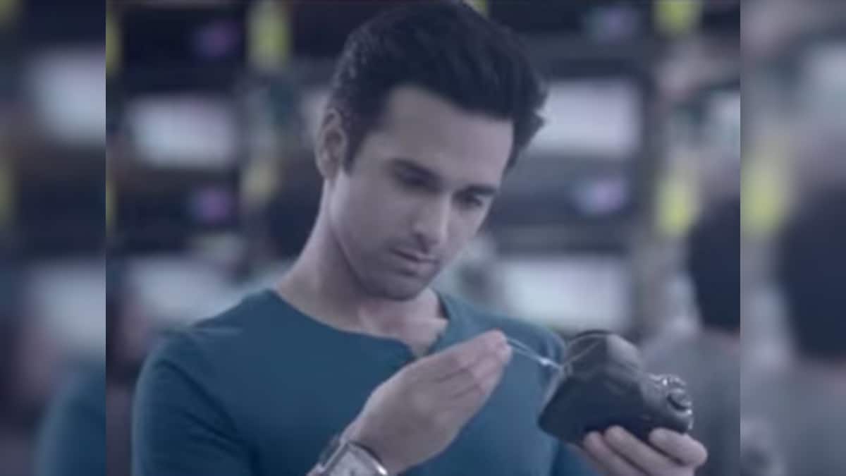Savings are now in your hands, says new ad for Snapdeal's mobile app ...