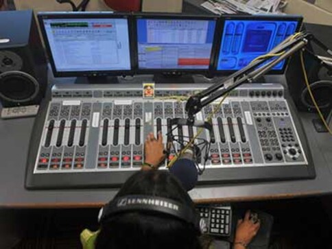 Private FM radio channels may soon be allowed to broadcast news-India ...