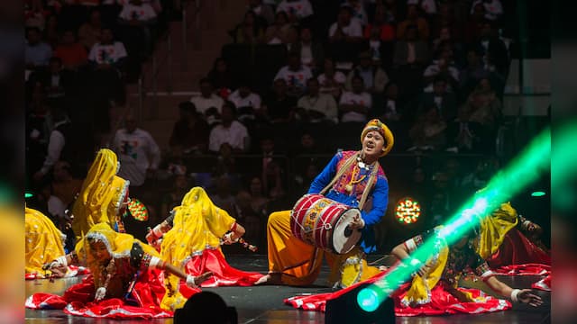 Photos: An Indian-dance fest for PM Modi at Madison Square in NY ...