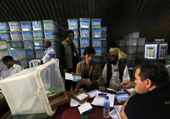 Afghan rivals set to sign unity govt deal after messy election-World ...