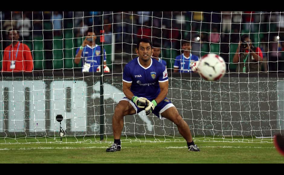 Photos: When MS Dhoni showed that he hasn't lost his goalkeeping touch ...