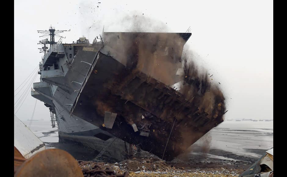 Photos: One of the heroes of the 1971 war, INS Vikrant fades away ...