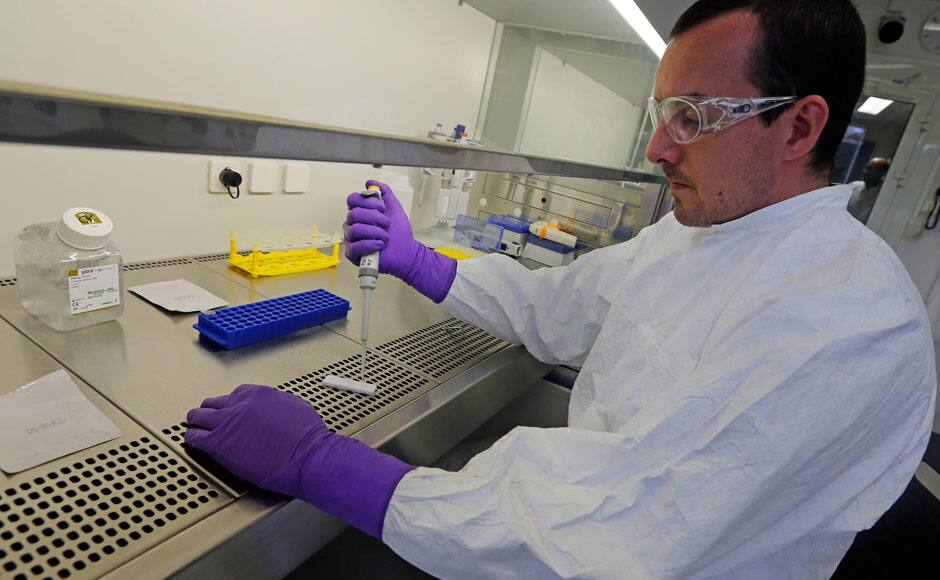 Photos: This new test could confirm Ebola infection in 15 minutes ...