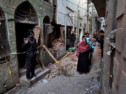 Pakistan: Powerful blast in Shia mosque leaves 20 dead-World News ...