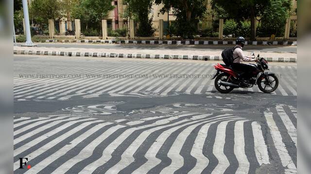 Damn, it's hot: Look how killer heatwave melted this road in Delhi ...