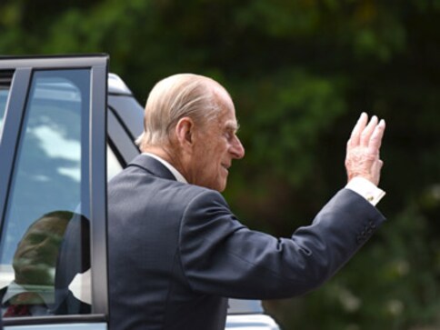 Just take the f***ing picture: UK's Prince Philip caught on camera ...