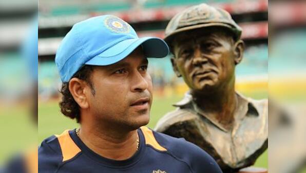 Sachin Tendulkar takes blessings of childhood coach Ramakant Achrekar ...