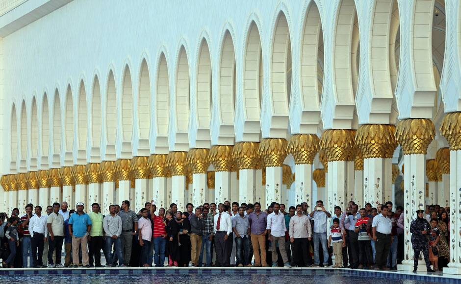On the first day of UAE visit, Modi takes selfie at Sheikh Zayed Grand ...