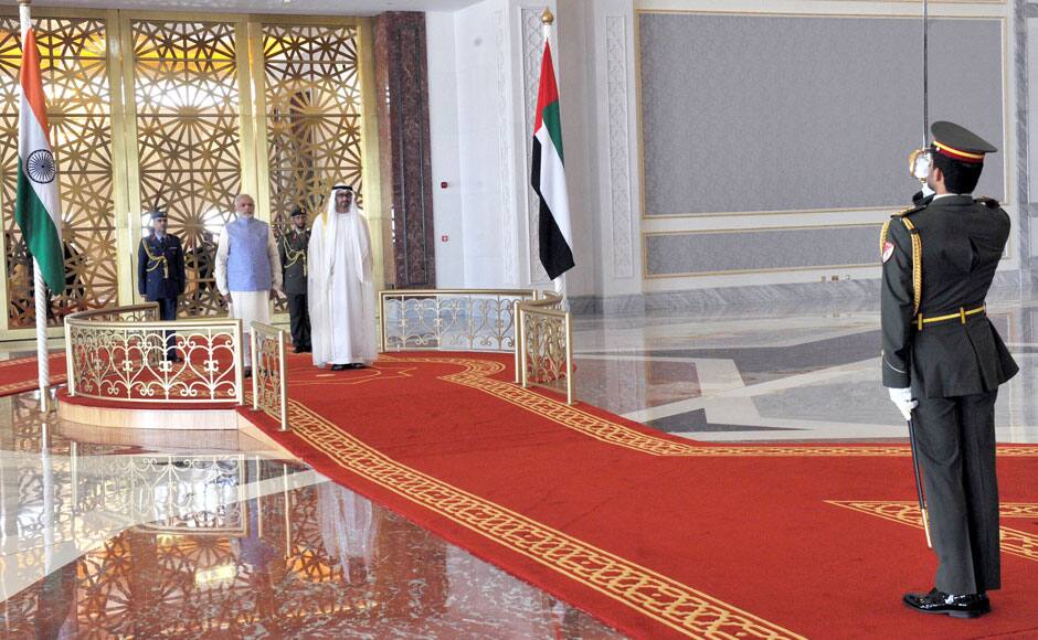 On the first day of UAE visit, Modi takes selfie at Sheikh Zayed Grand ...