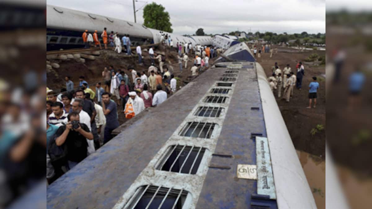 Relief train carrying survivors of the derailed Janta Express reaches ...