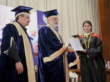 PM invokes Mahatma Gandhi, Vivekananda at PGIMER convocation IN ...